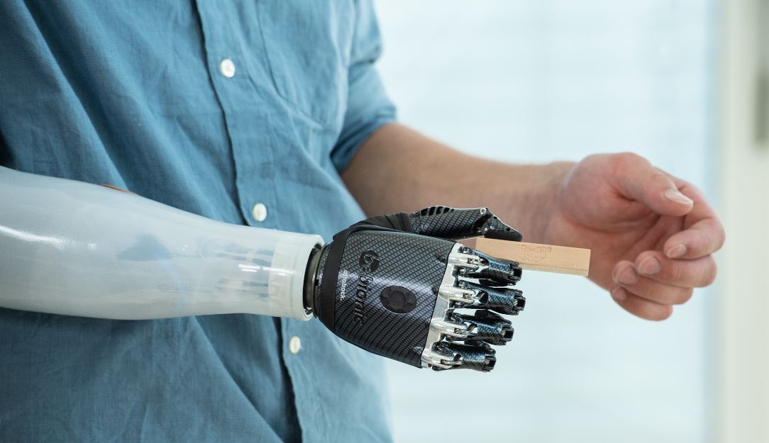 pakbeweging-armprothese - Leven met amputatie